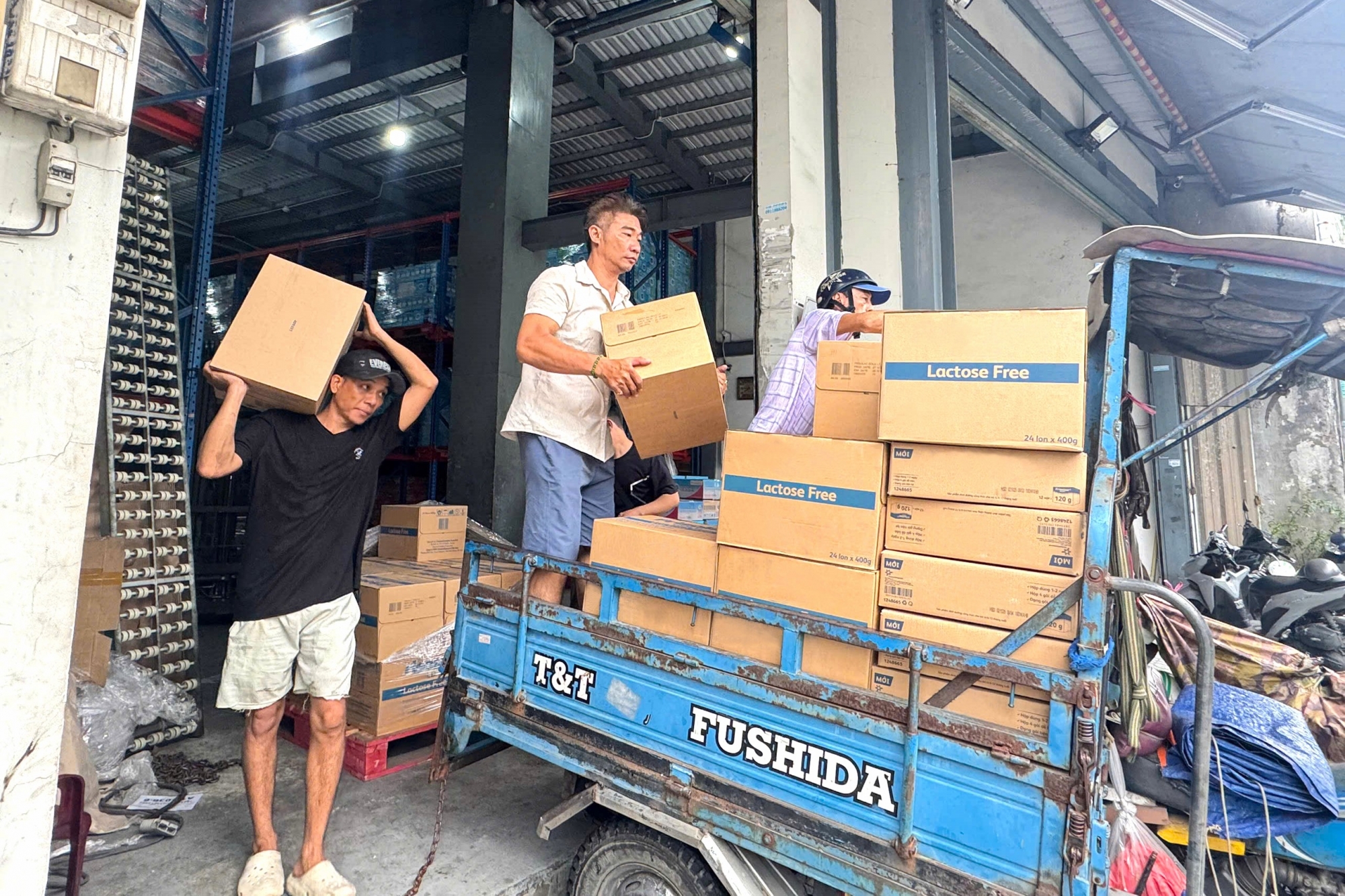 FrieslandCampina Vietnam joins hands with SCDI to bring 215 cartons of nutritious milk to ...